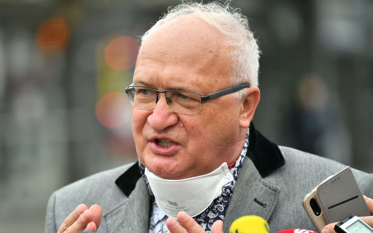 Prof. Simon: Naprawdę chcemy, żeby kolejny raz oddziały zapełniły się ...