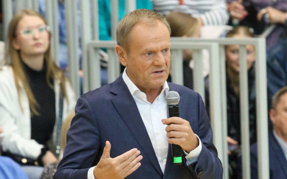 Kongres Kobiet przyznał nagrodę Donaldowi Tuskowi. W przemówieniu wspomniał o „ajatollahu z ...