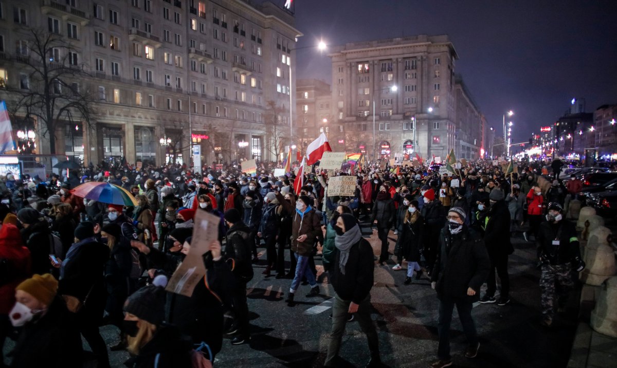 Dwa lata po orzeczeniu TK ws. aborcji. Jak Polacy oceniają tę decyzję? - rp.pl