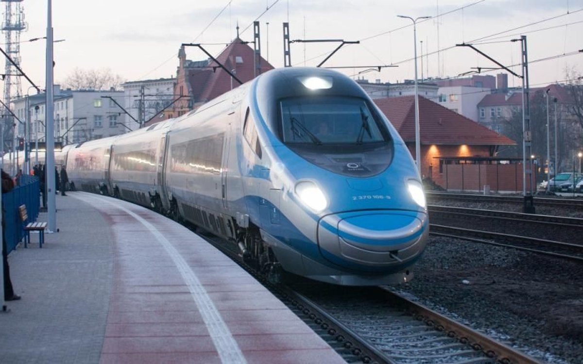 Pociągiem z Warszawy nad morze. Wakacyjne zmiany w PKP Intercity | zyciewarszawy.pl