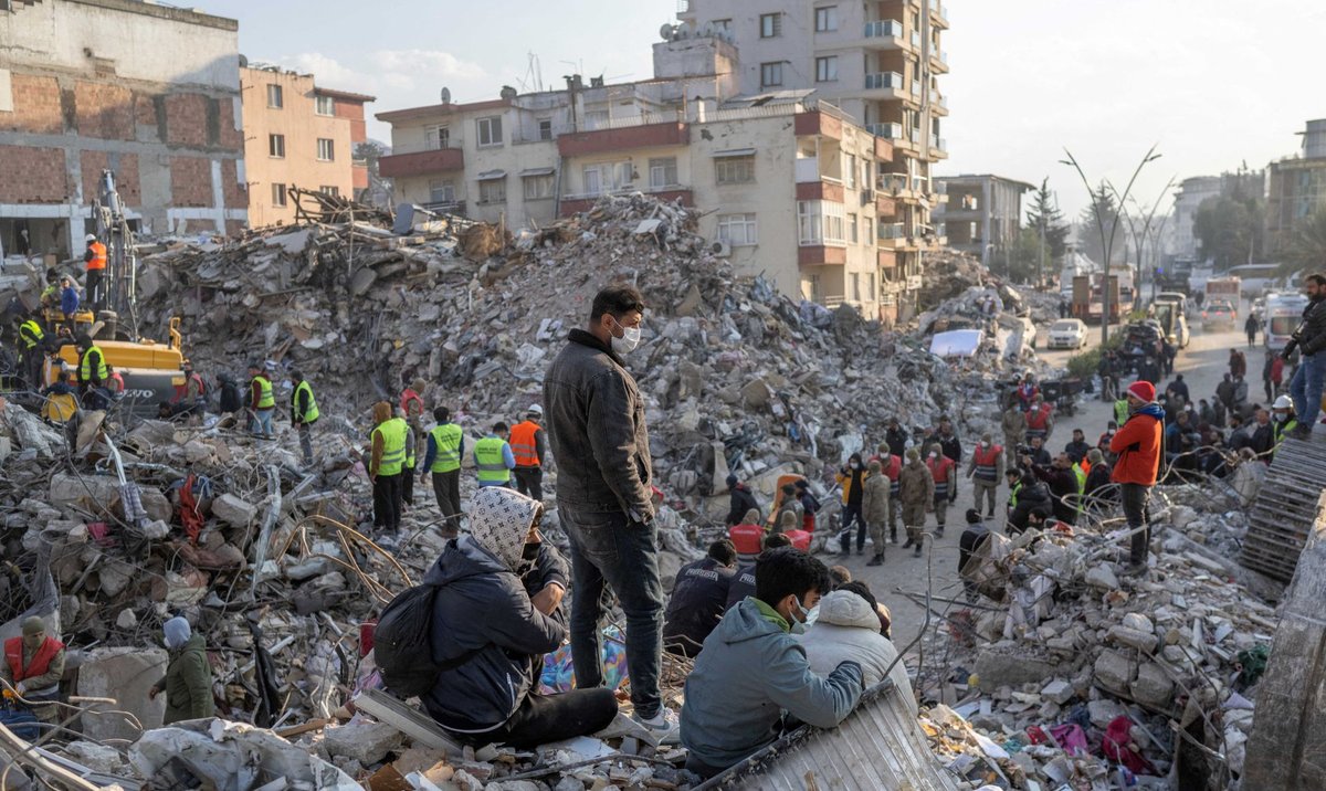 Turcja: Żywa kobieta wydobyta spod gruzów po 170 godzinach od ...