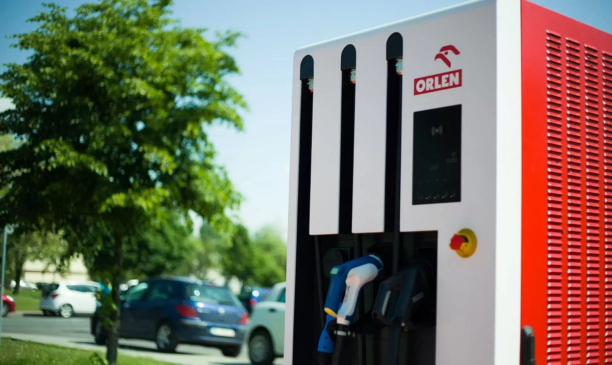 Orlen inwestuje w wielostanowiskowe stacje ładowania - rp.pl