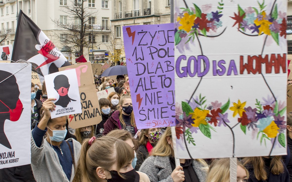 Sondaż: Legalna aborcja do 12. tygodnia ciąży dzieli Polaków - rp.pl
