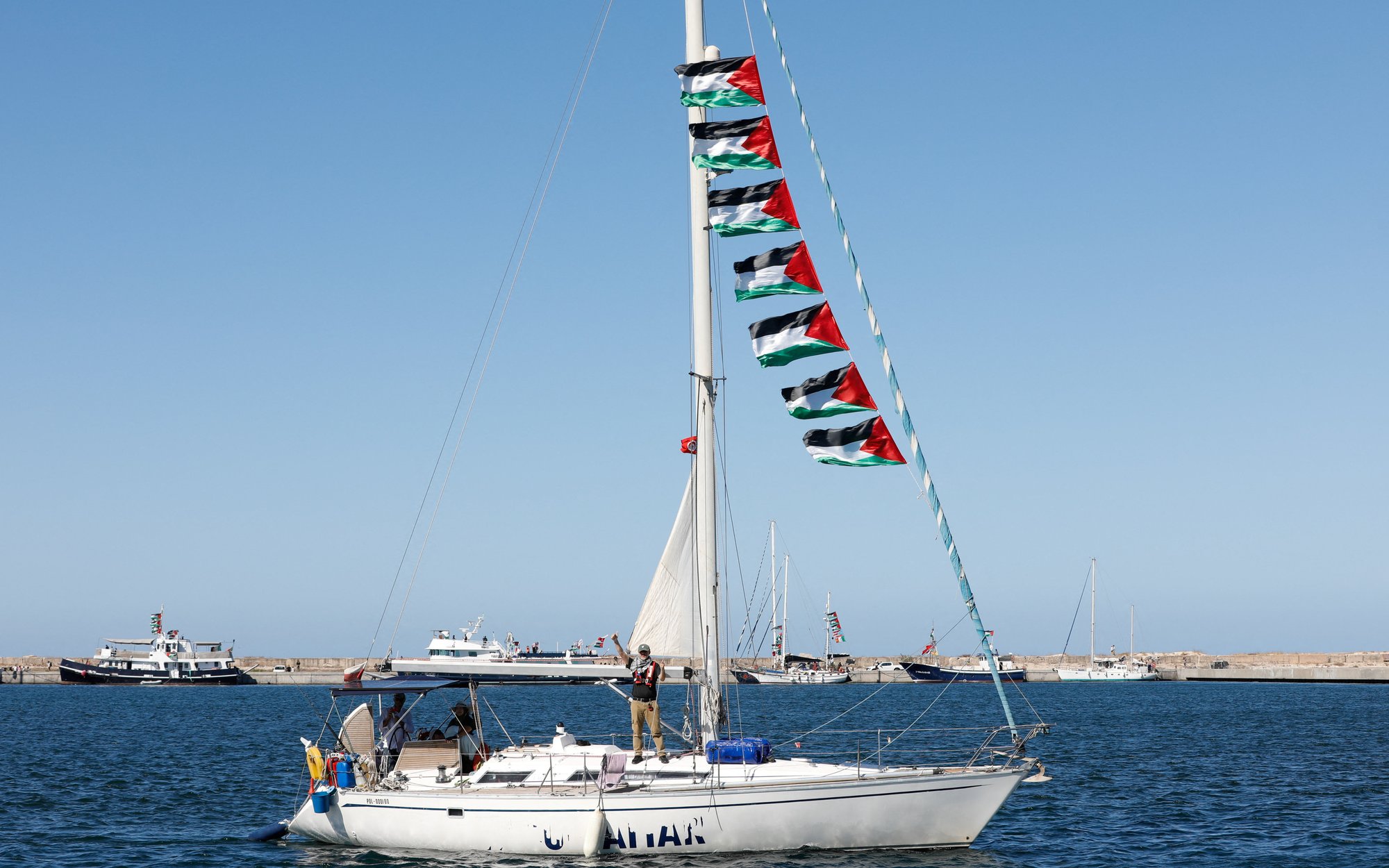 Drony zaatakowały flotyllę z pomocą dla Gazy. Płynie z nią m.in ...