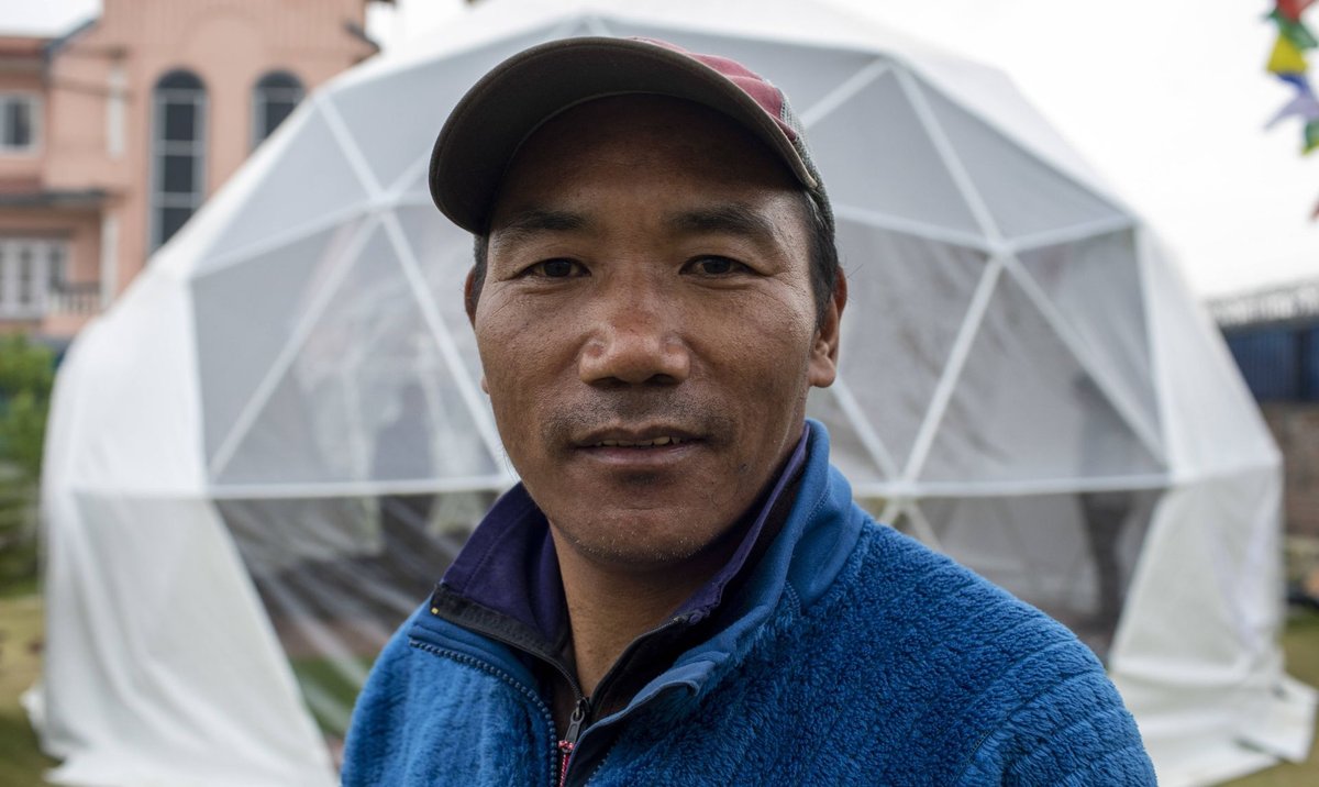 Nepalczyk pobił rekord świata w liczbie wejść na Mount Everest - rp.pl