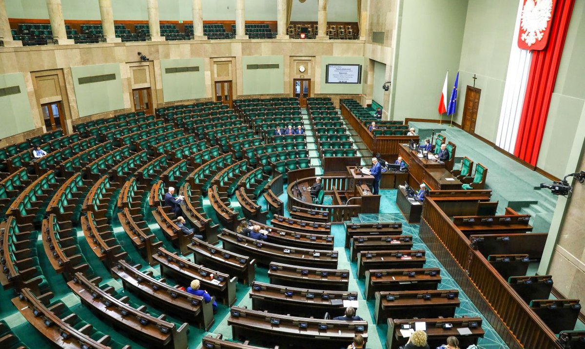 Sejm będzie pracował tylko trzy dni w miesiącu - rp.pl