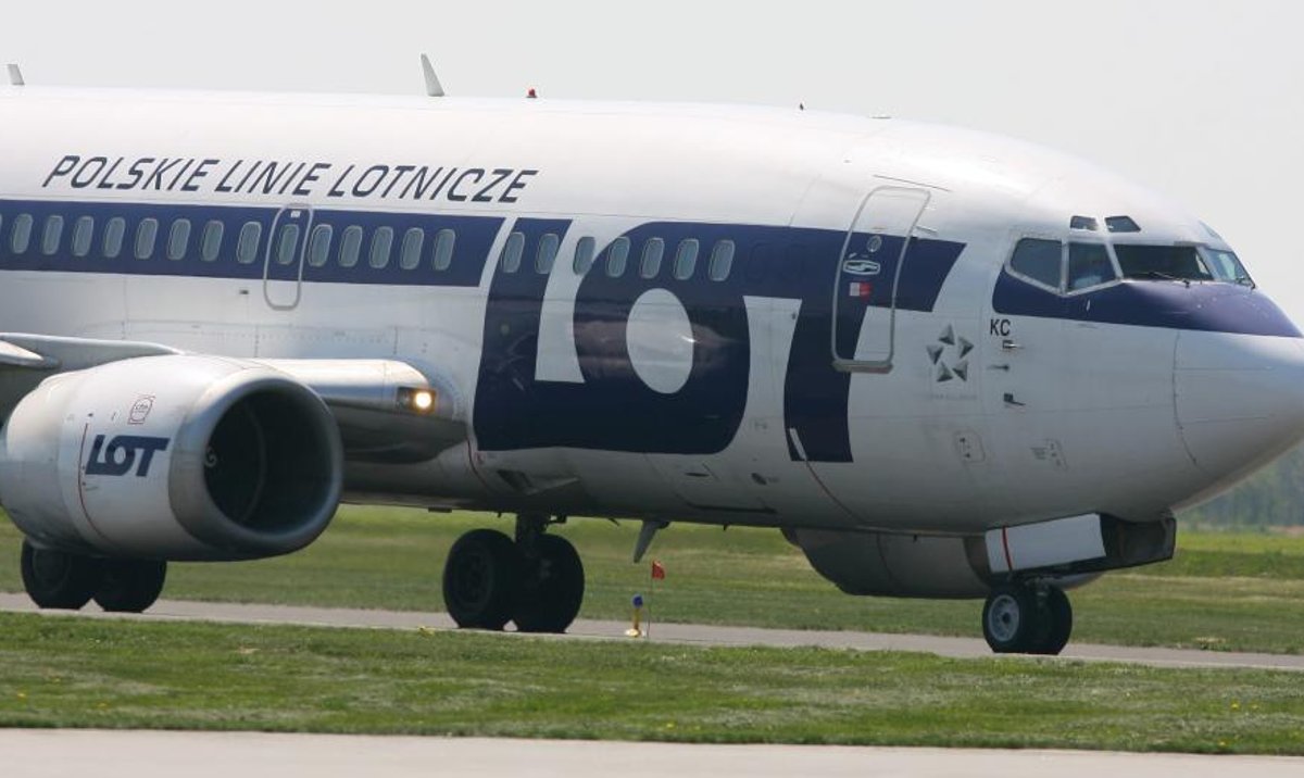 Samolot PLL LOT musiał zawrócić do Warszawy - rp.pl