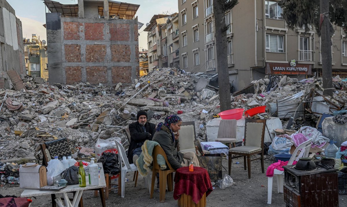 Turcja: Ponad 200 godzin po trzęsieniu ziemi pod gruzami wciąż są żywi ...