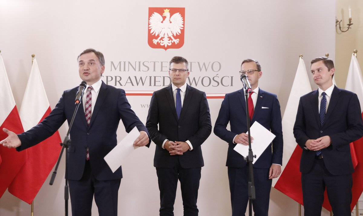 Resort Ziobry nie radzi sobie z przepisami o biegłych sądowych - rp.pl