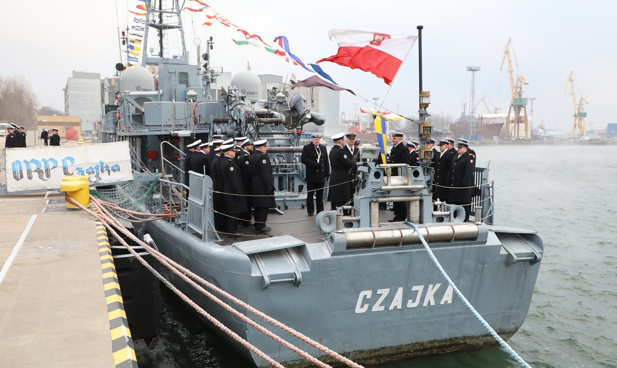 Niszczyciel min ORP Czajka po raz ostatni opuścił banderę - rp.pl