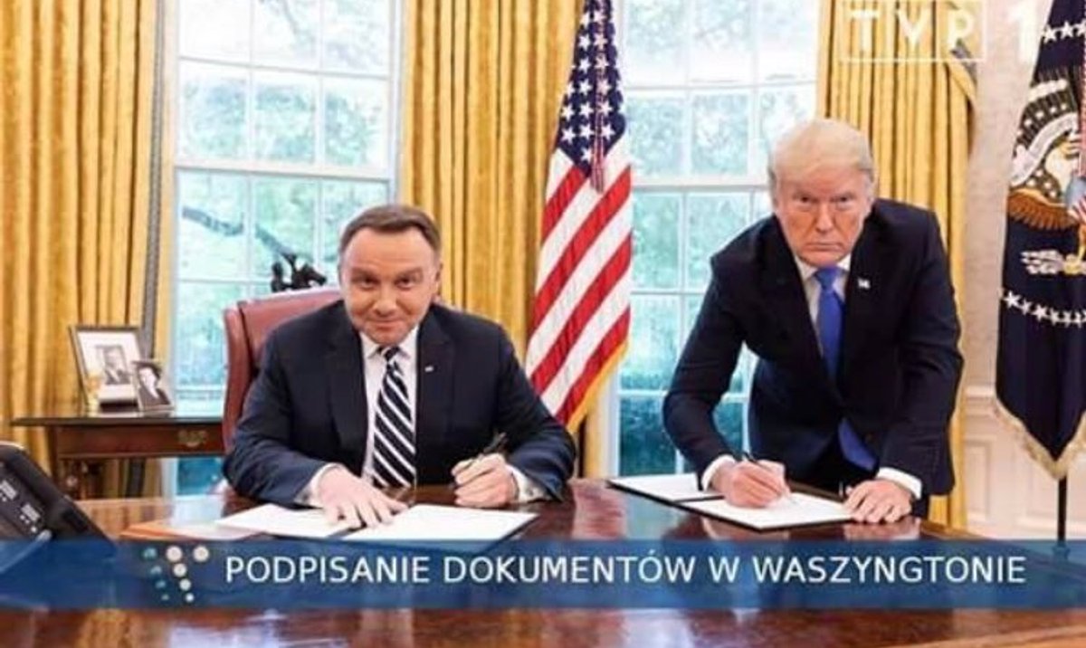 Andrzej Duda opublikował przerobione zdjęcie z Donaldem Trumpem - rp.pl