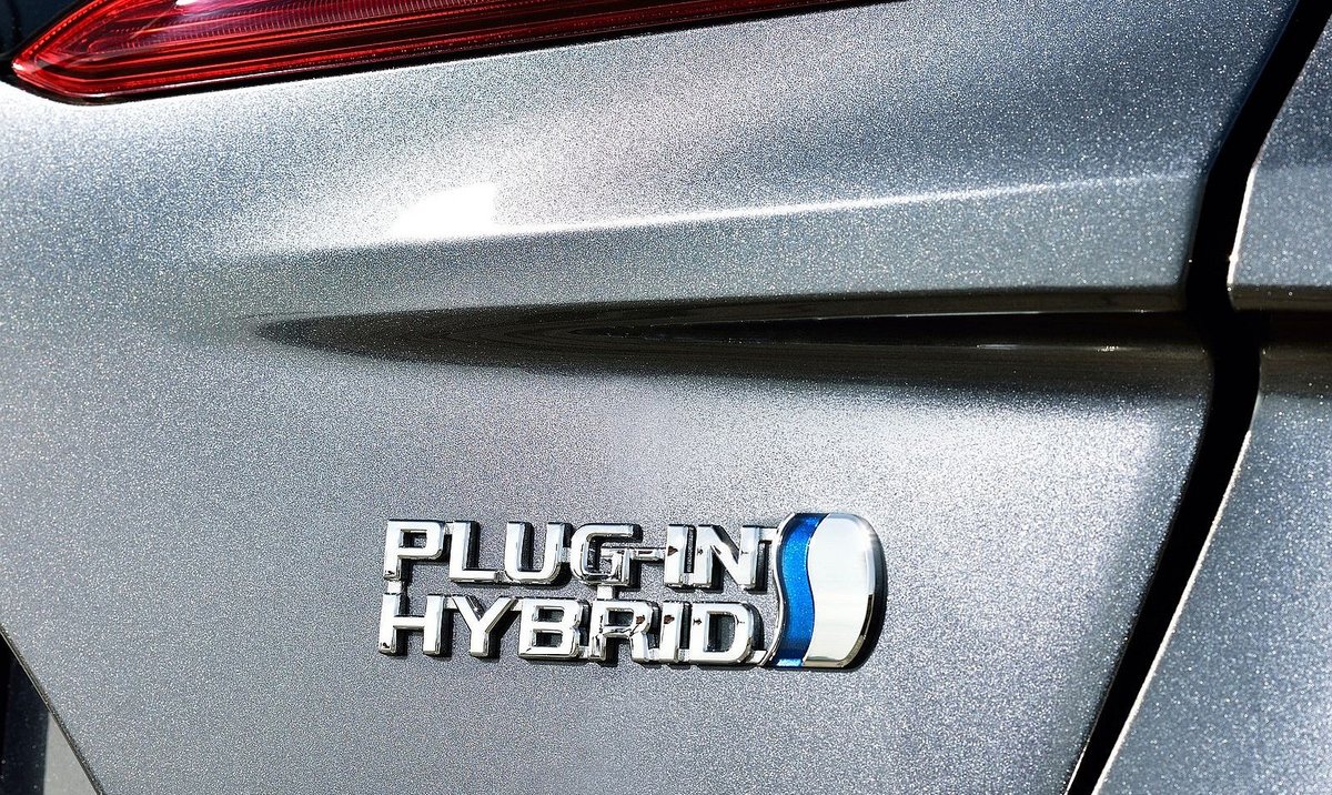 Hybrydy plug-in zwolnione z akcyzy do 2029 roku. Sześć lat dłużej niż ...