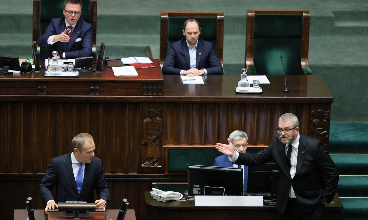 Donald Tusk kontra Grzegorz Braun w Sejmie. O co chodziło? - rp.pl
