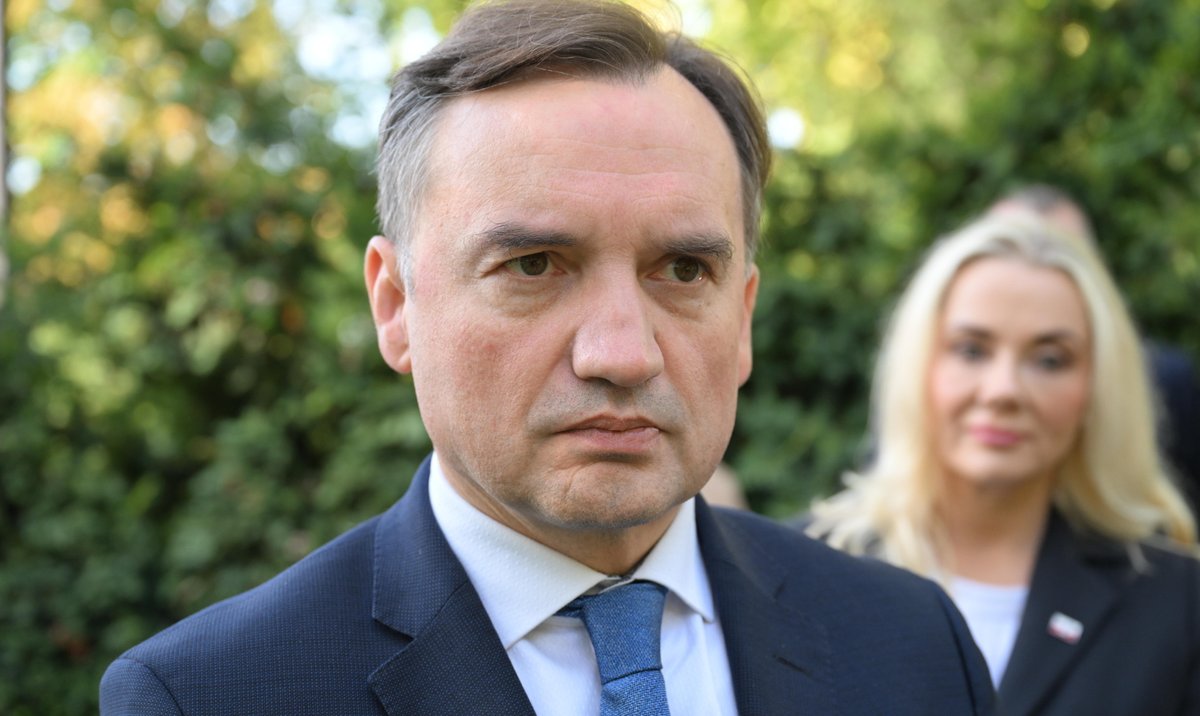 16 agentów ABW i prokurator. Przeszukanie domu Zbigniewa Ziobry trwało prawie dobę - rp.pl