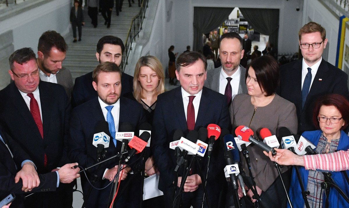 Platforma składa wniosek do Morawieckiego. Chce odwołania wszystkich wiceministrów Solidarnej ...