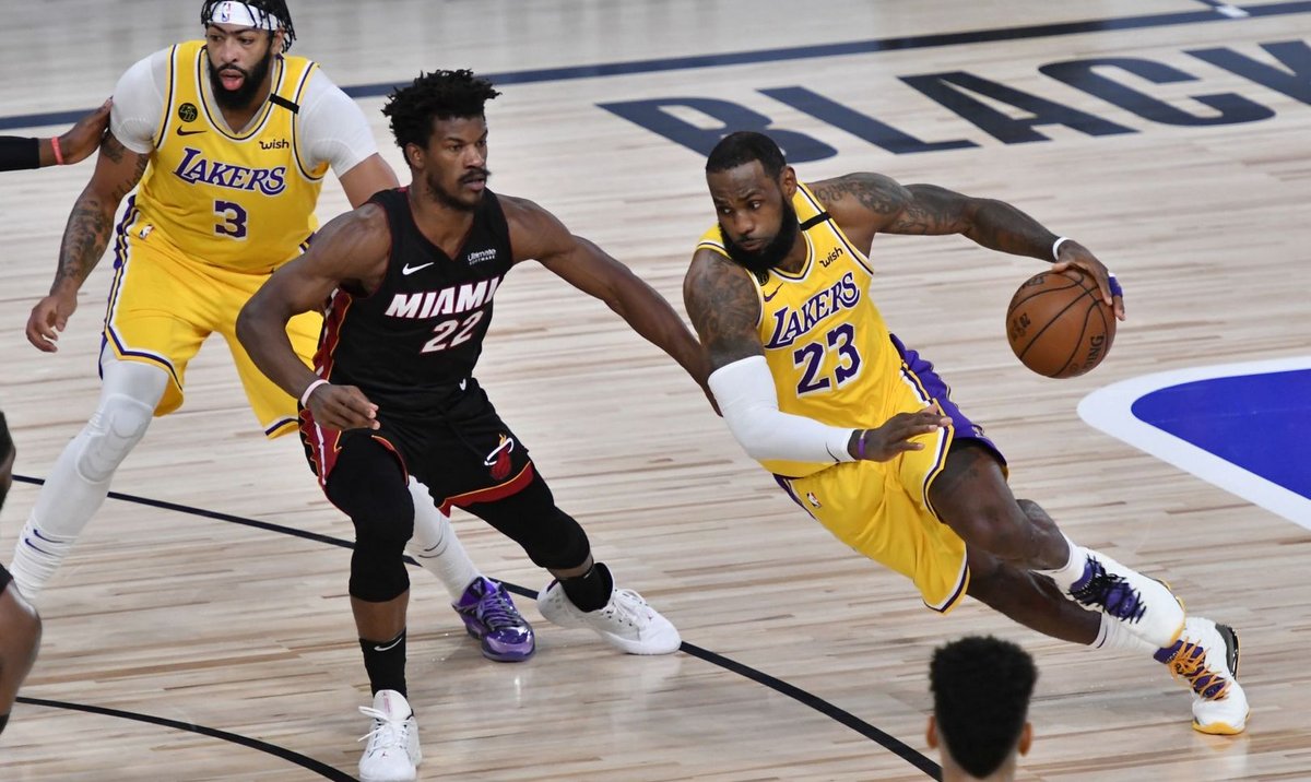 NBA: Pierwszy krok LeBrona - rp.pl