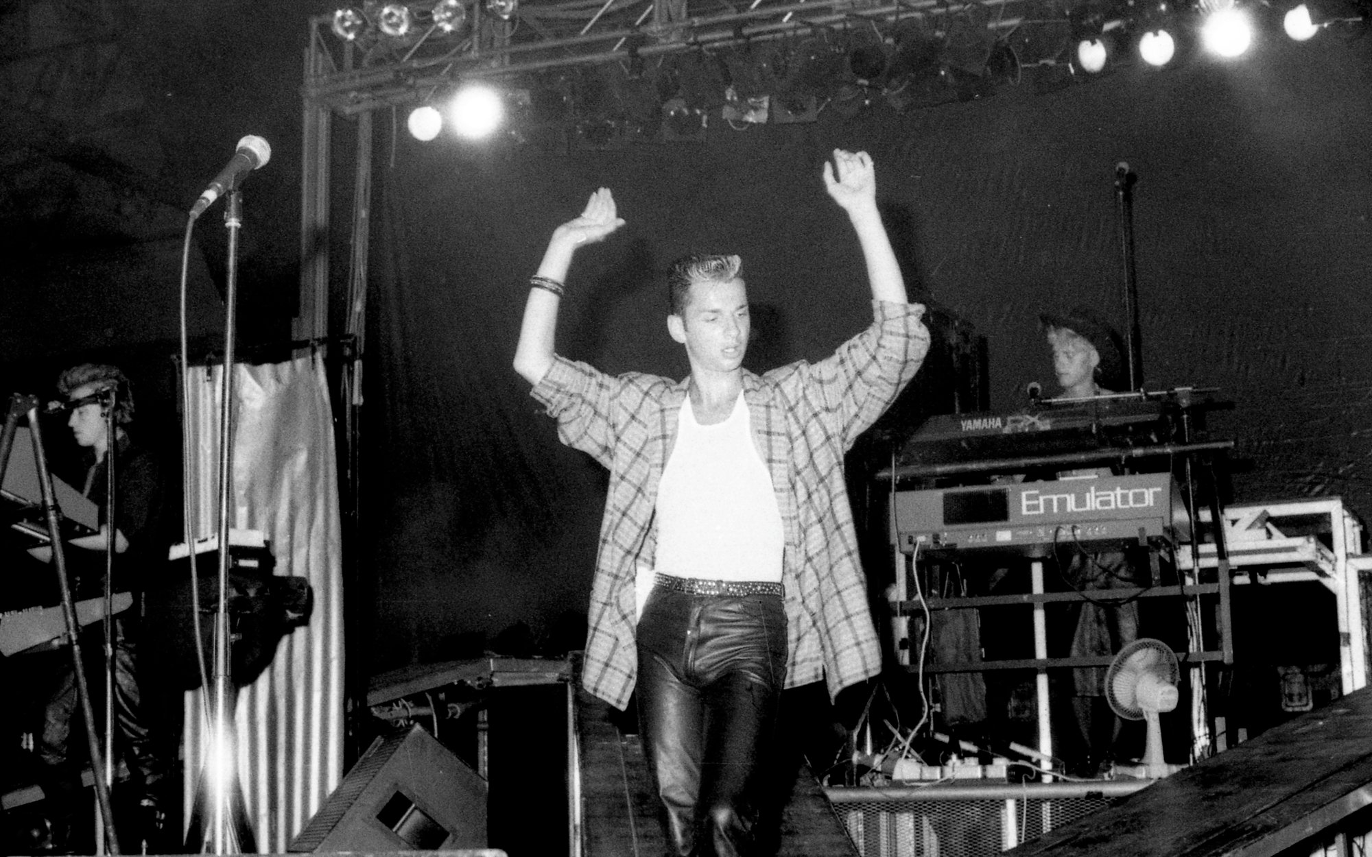 Jak Depeche Mode w 1985 r. jedli w Polsce zapiekanki i grali za darmo ...