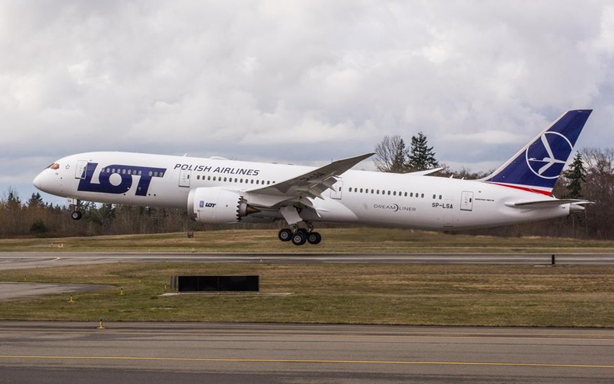 Nowy samolot LOT-u gotowy do pierwszego rejsu - rp.pl