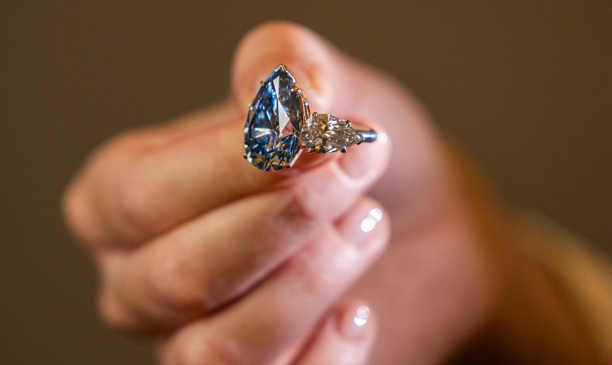 Niezwykły diament sprzedany za zawrotną sumę ponad 180 mln złotych - rp.pl