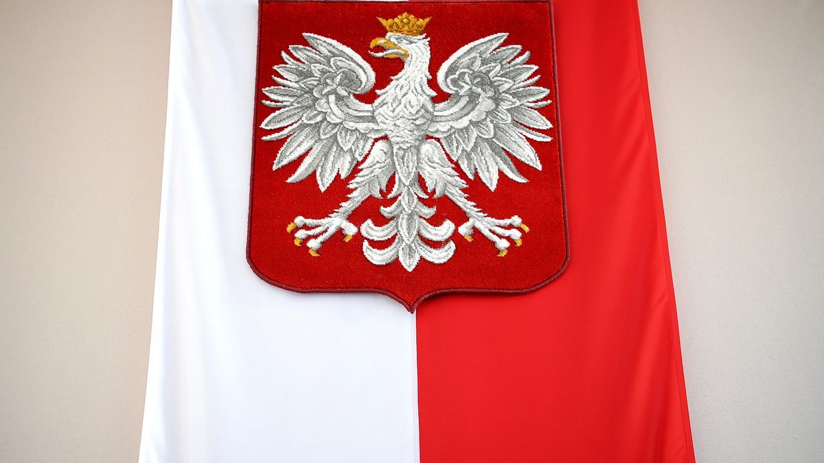Zmiana godła. Resort Ziobry chce orła w koronie z krzyżem - rp.pl