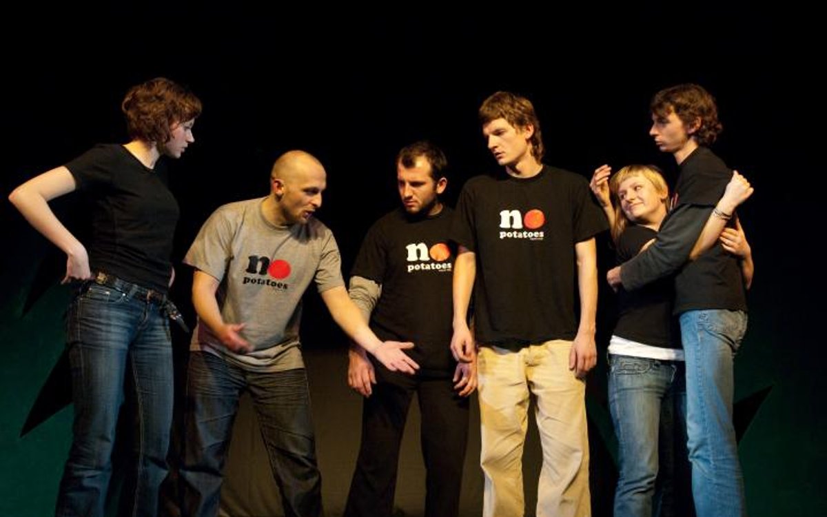 Impro, czyli grupy improwizatorów występujące w Polsce - rp.pl