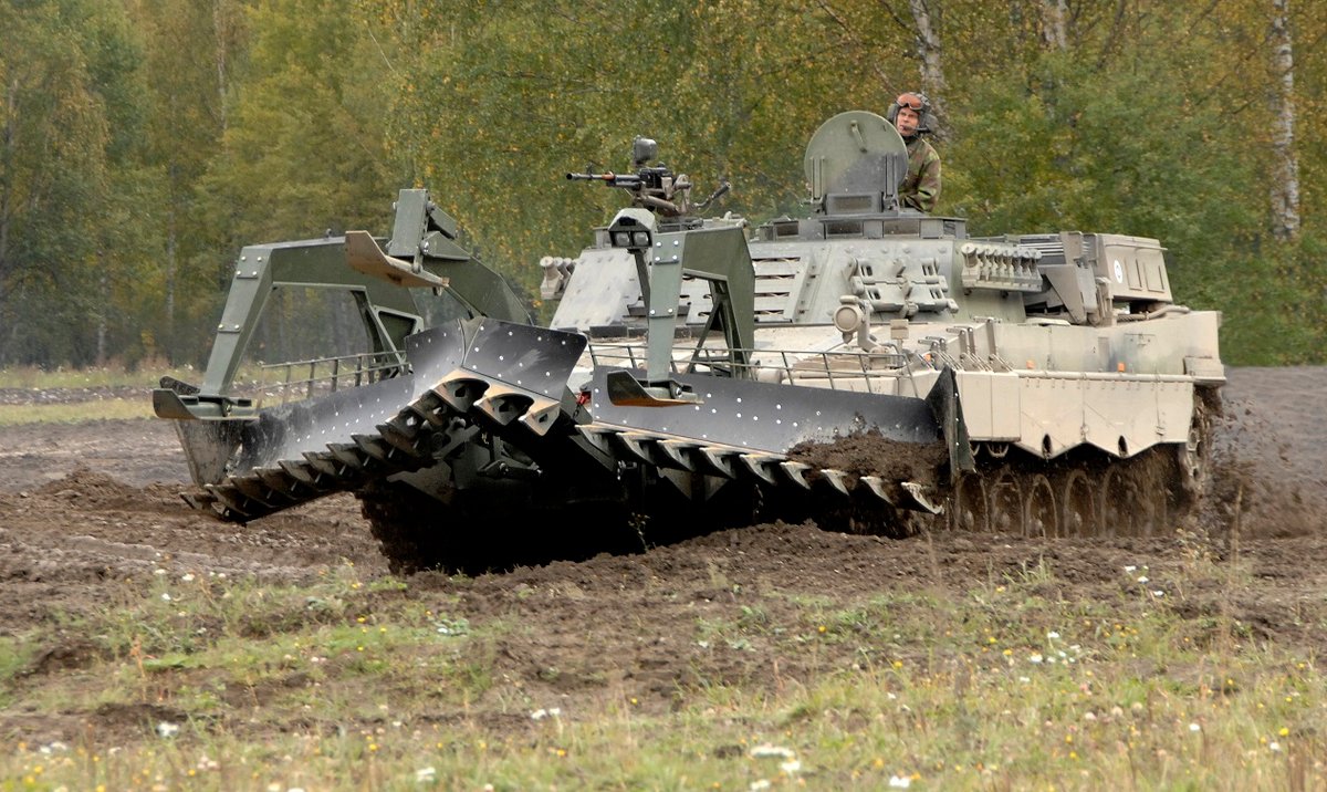 Leopard 2R. Specjalistyczny sprzęt cenniejszy od czołgów - rp.pl