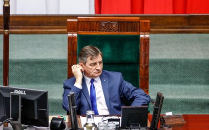 Interwencje poselskie sposobem opozycji na rząd - rp.pl