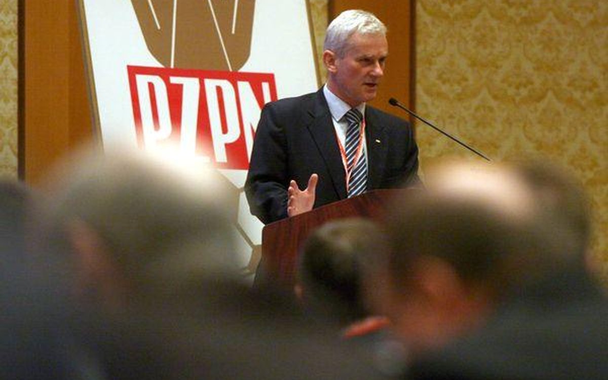 Zjazd PZPN przerwał obrady - rp.pl