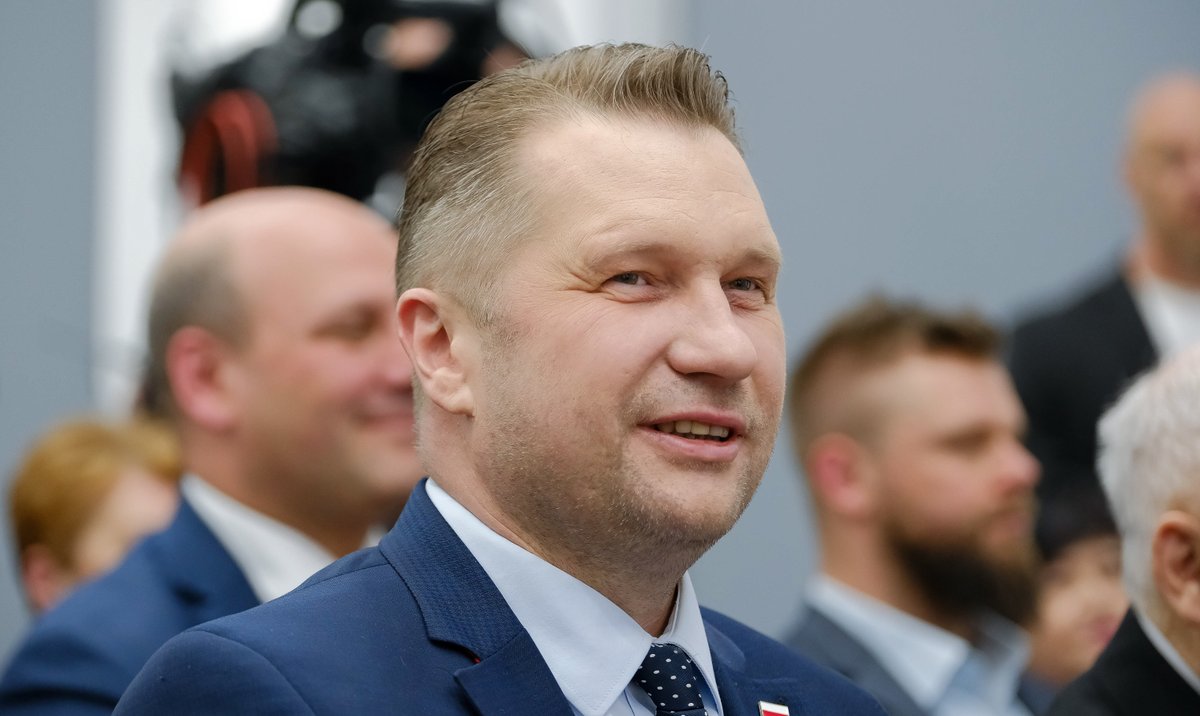 Czarnek: Projekt zastępujący Kartę Nauczyciela jest gotowy. Publikacja? Wszystko w swoim czasie ...