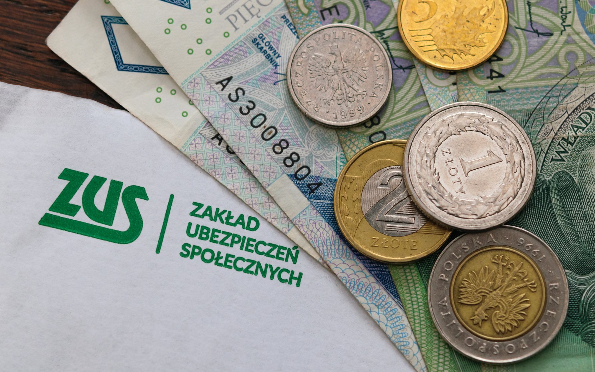 ZUS podał nowe limity dorabiania do emerytury i renty od grudnia 2025 ...