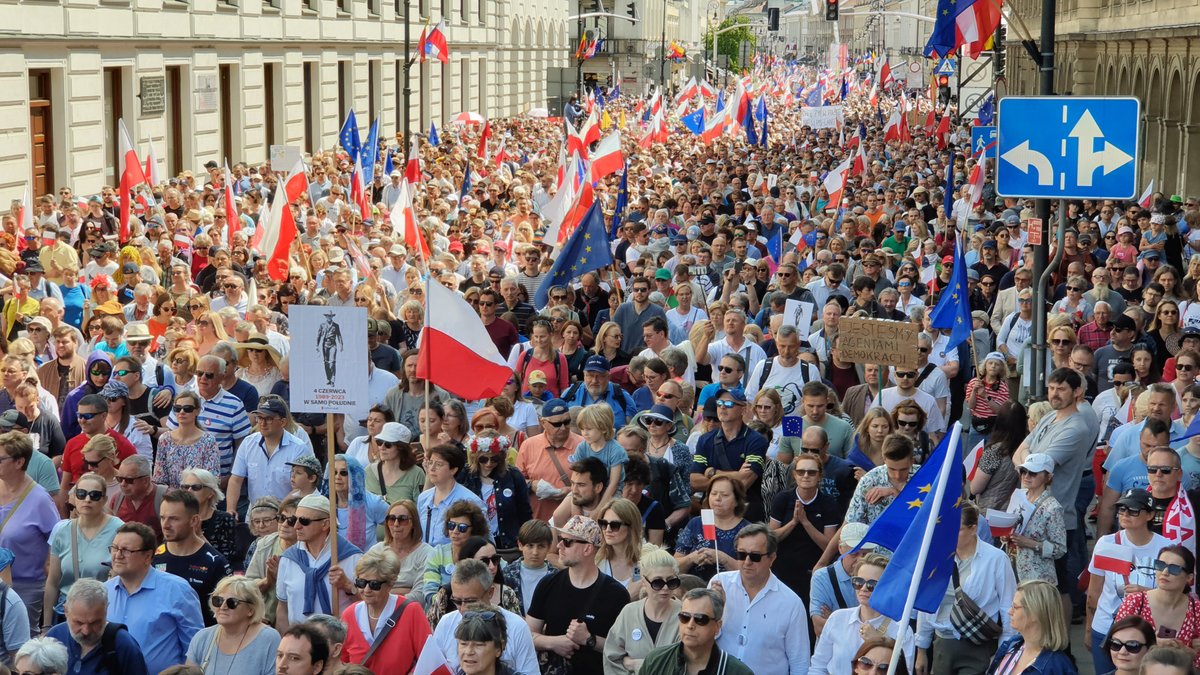Zagraniczne media piszą o marszu 4 czerwca w Warszawie. Punkt zwrotny ...