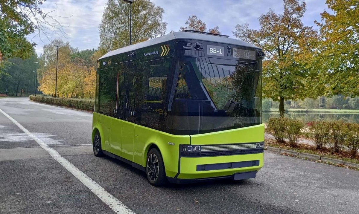 Autonomiczny autobus jest testowany na ulicach Gliwic - rp.pl