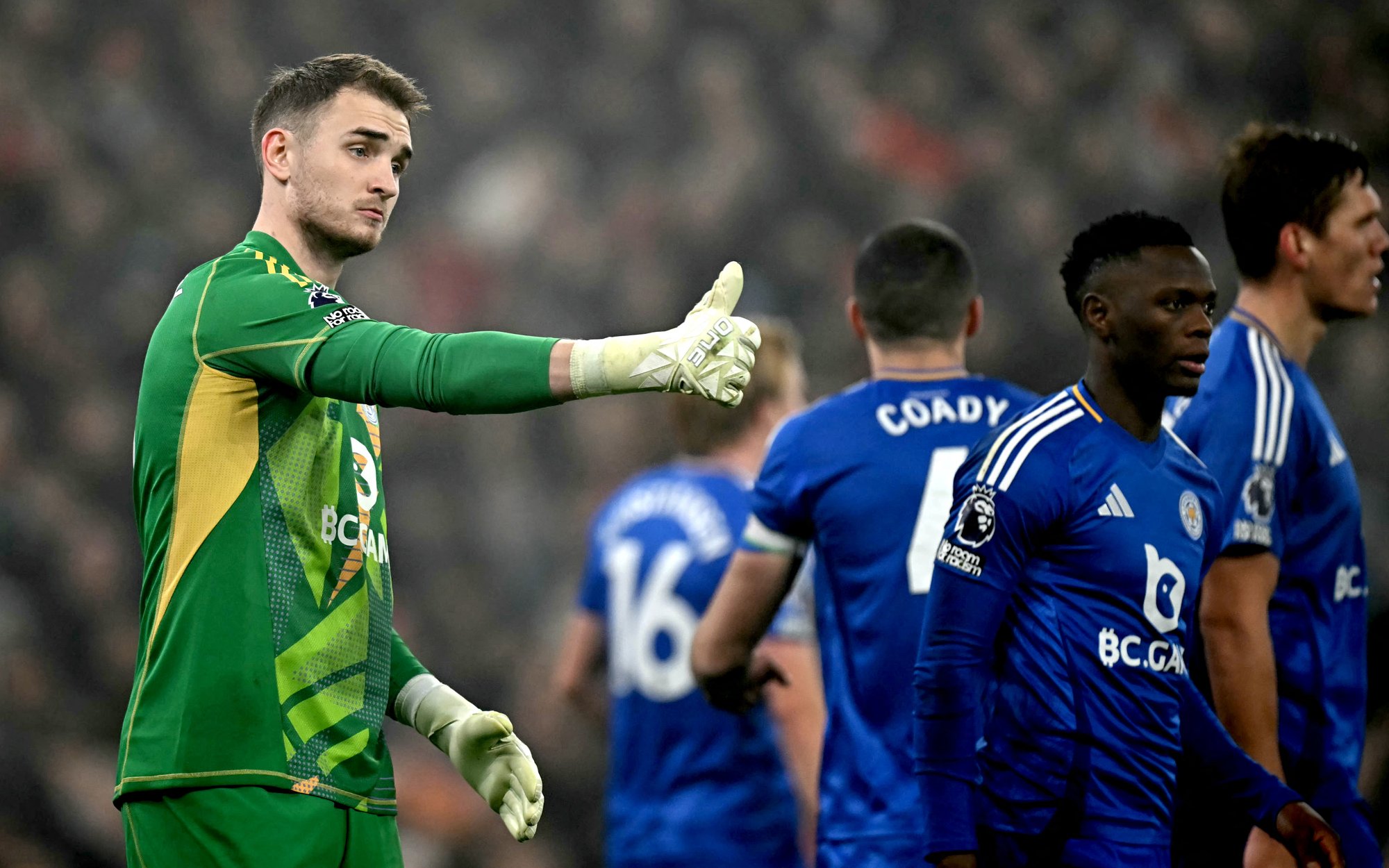 Kolejny polski bramkarz zadebiutował w Premier League. Kim jest Jakub ...