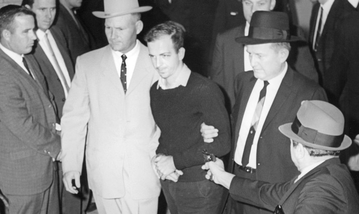 Zmarł Jim Leavelle. Eskortował zabójcę Kennedy'ego w momencie jego ...