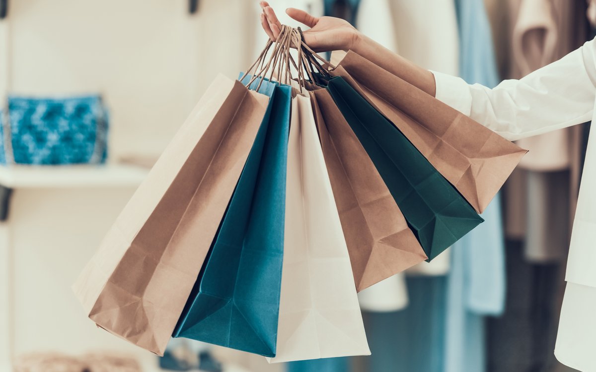 Zaczyna się wielkie zaciskanie pasa. Polacy unikają dużych zakupów - rp.pl