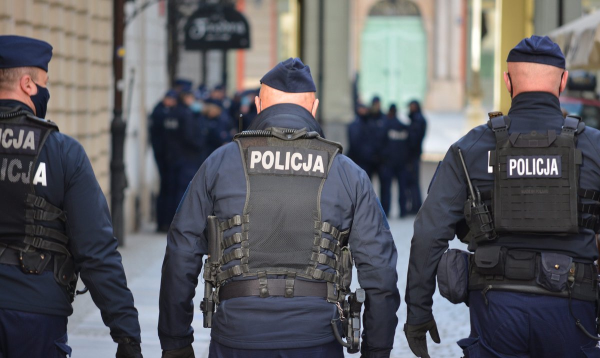 Rośnie liczba emerytowanych policjantów z wysokimi świadczeniami. Znamy nowe dane - rp.pl