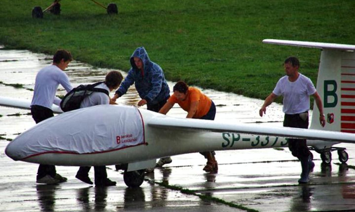 Tadeusz Wrona - pilot, który brawurowo lądował - rp.pl