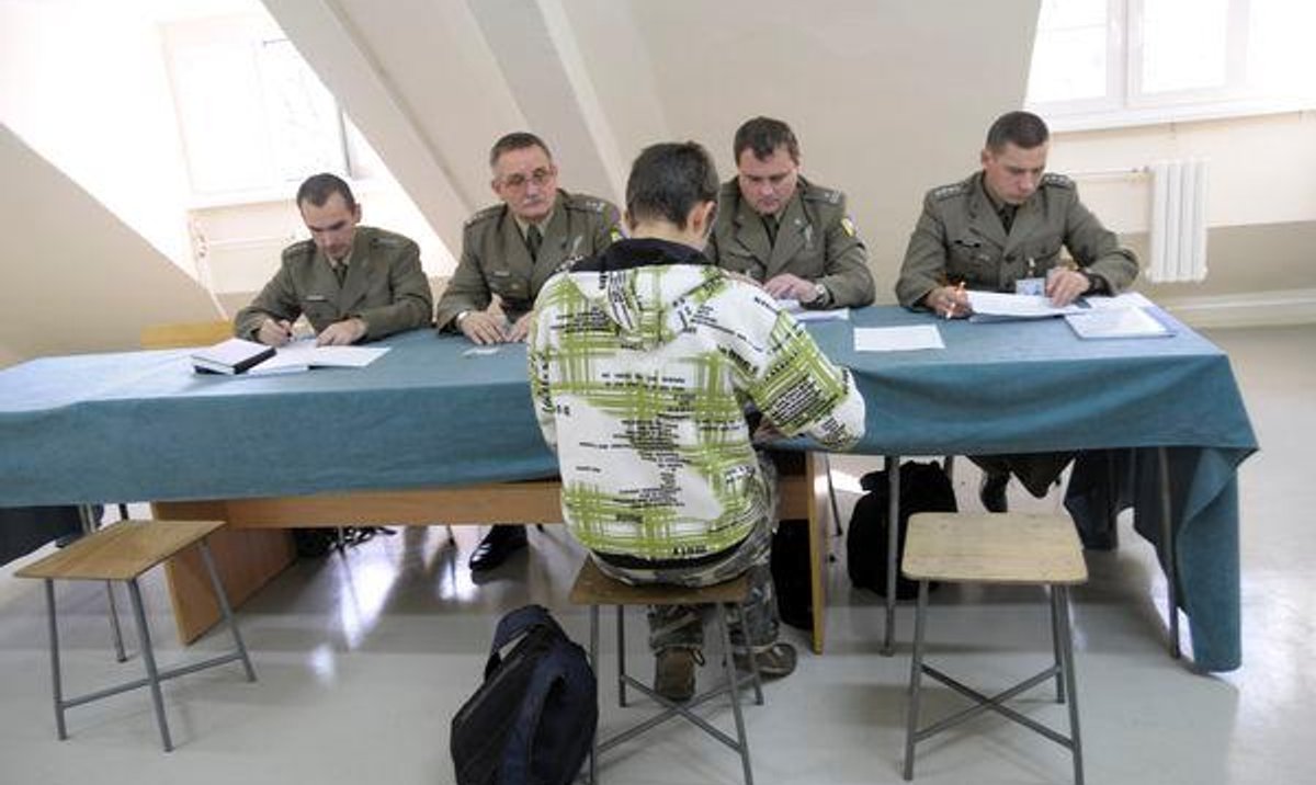 230 tys. Polaków dostanie wezwanie do wojska. Kogo zwolnią? - rp.pl