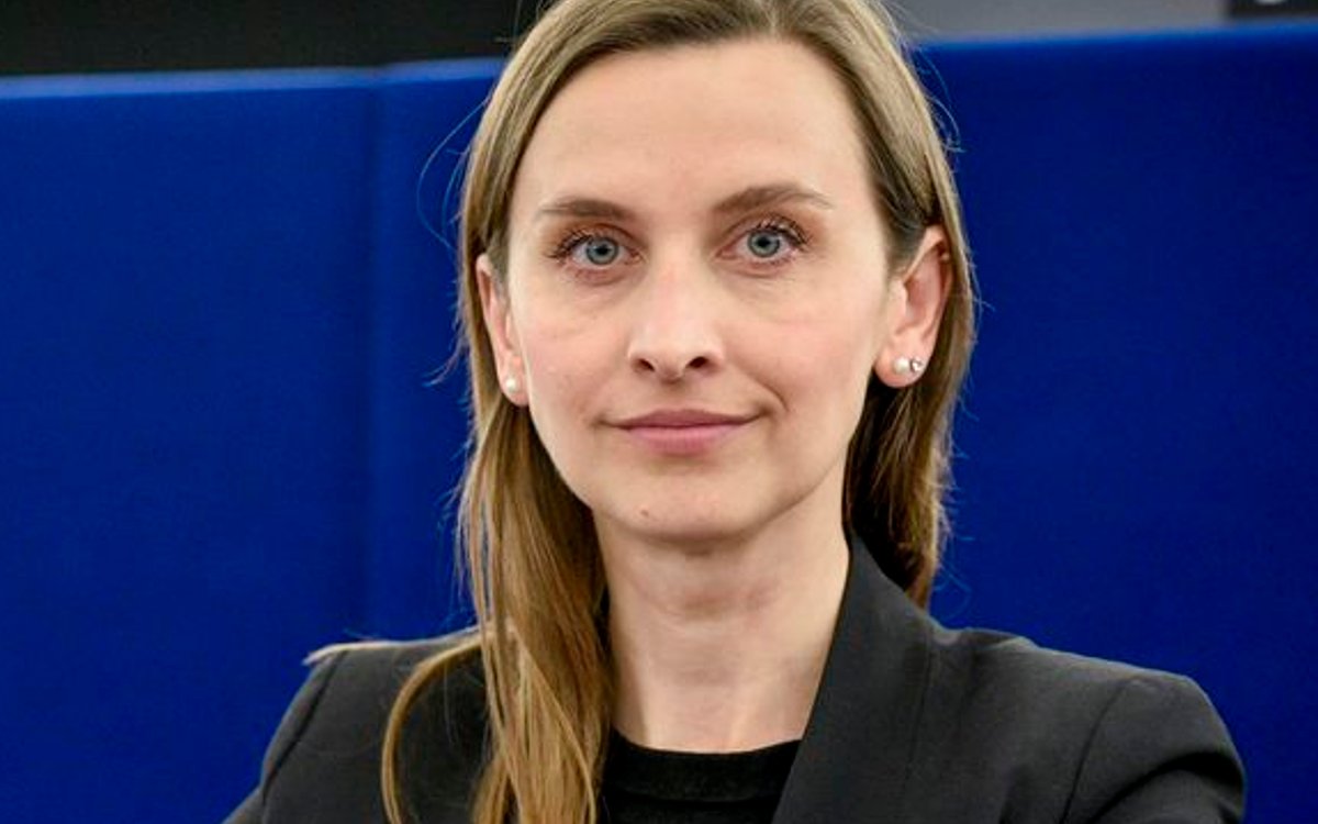 Nowy pomysł Sylwii Spurek. Chce dnia kobiet, ofiar przemocy ze strony ...