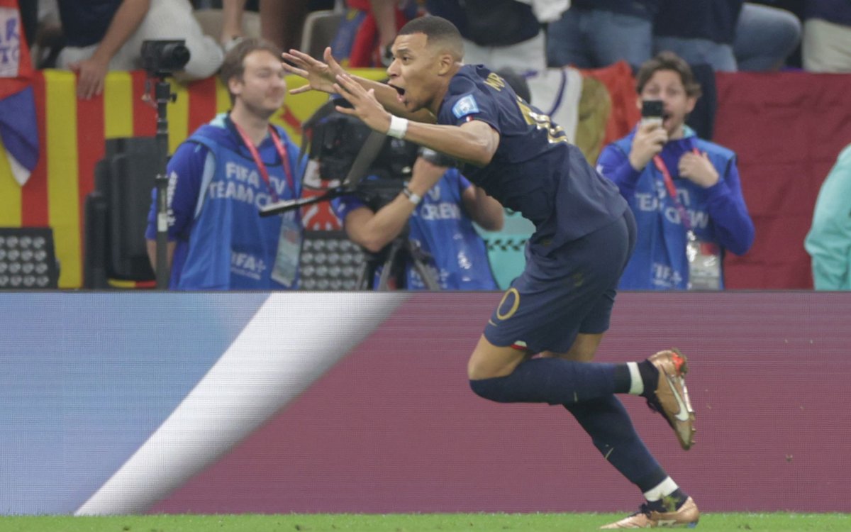 Mbappe zapisuje się w historii mundiali - rp.pl