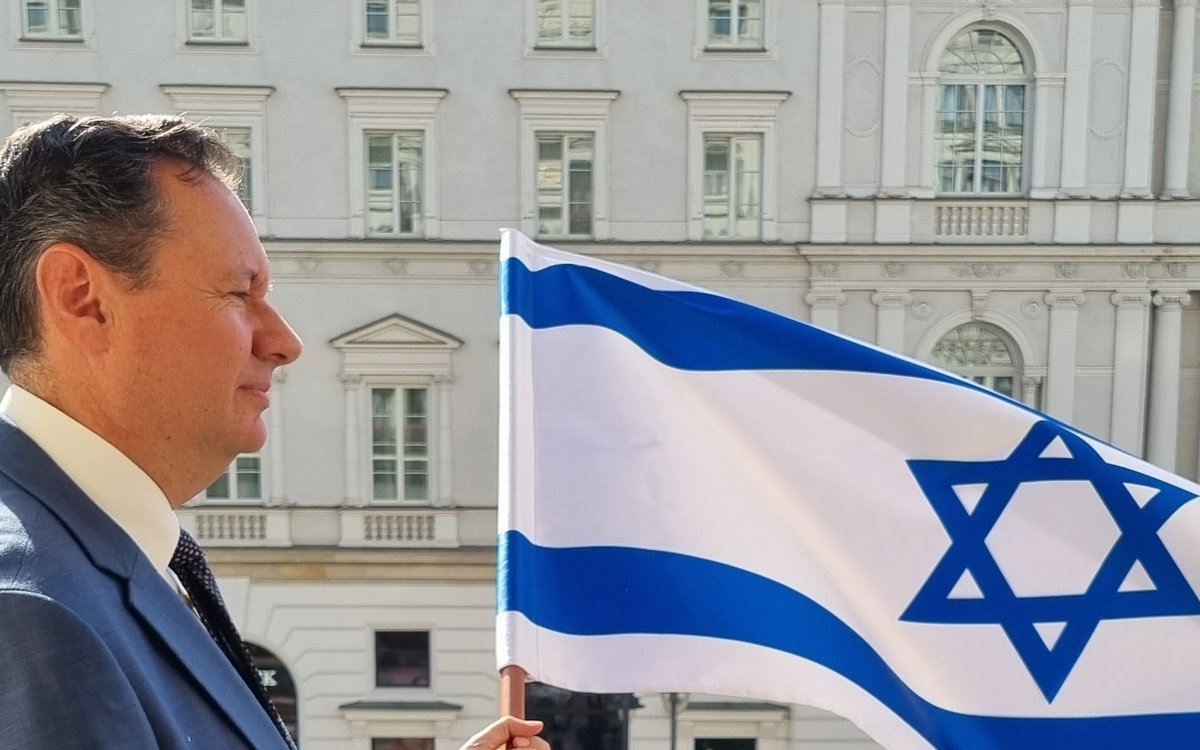 Ambasador Izraela Jakow Liwne świadomie niszczy dorobek Szewacha Weissa ...