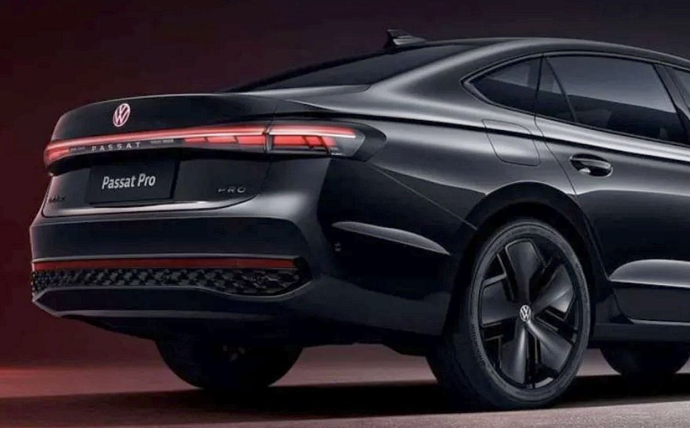 Nowy Volkswagen Passat limuzyna istnieje. To 5-metrowy sedan z trzema ...