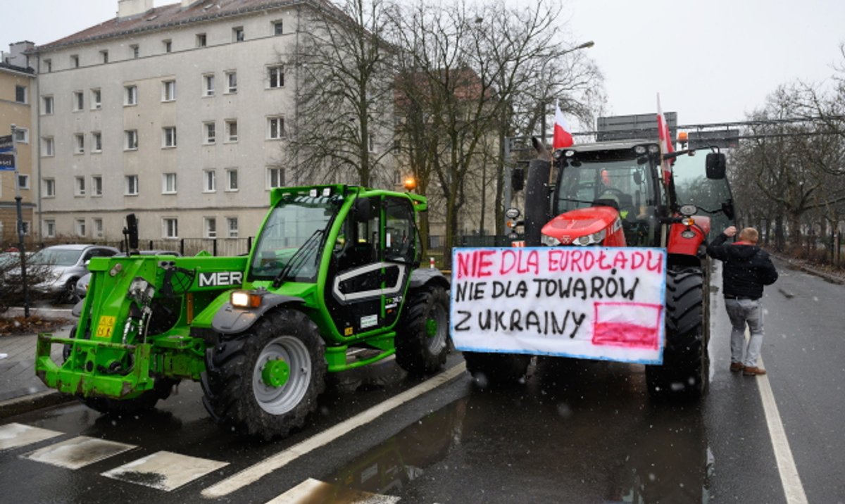 Protest rolników, jakiego Polska dawno nie widziała. Blokują drogi w ...