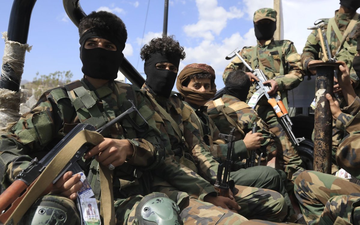 Huti ostrzelali statek płynący do Iranu. Pierwszy taki przypadek - rp.pl