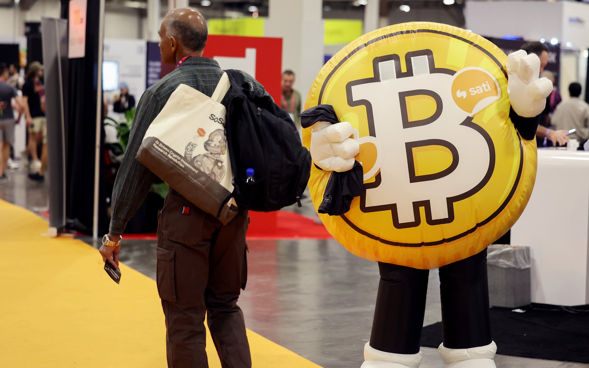 Bitcoin z nowym rekordem. Już powyżej 120 tys. dolarów - parkiet.com