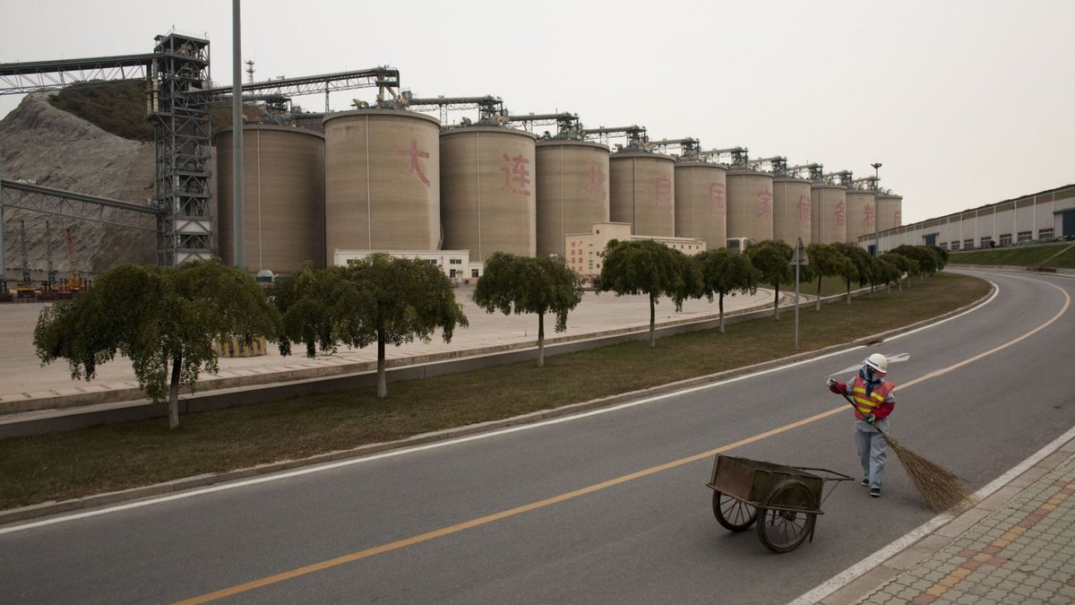 Chiny skupiły połowę zbóż świata. To dlatego żywność jest droga - rp.pl