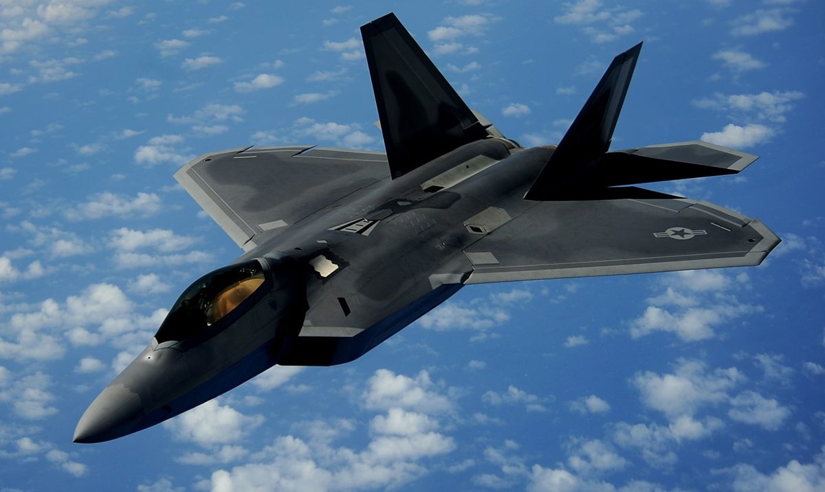 USA wysłały do Polski sześć myśliwców F-22 Raptor - rp.pl