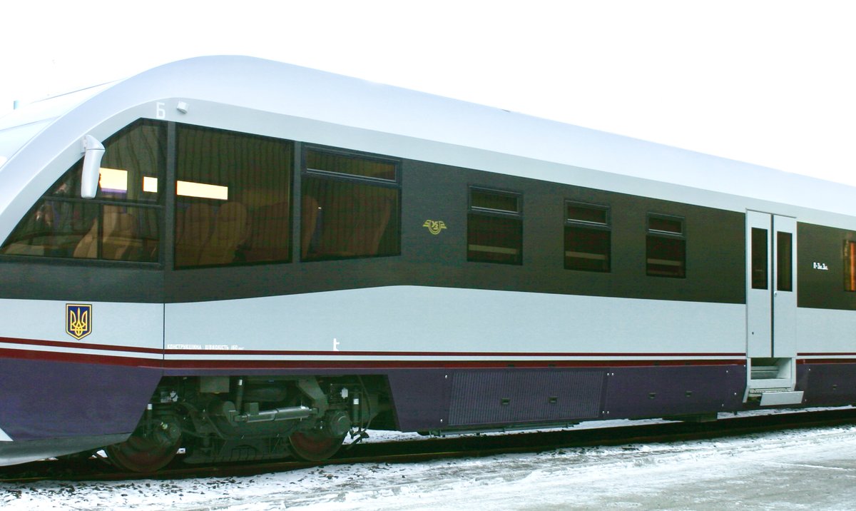 Mobilne centrum dowodzenia kolejami ukraińskimi jeździ Pesą - rp.pl