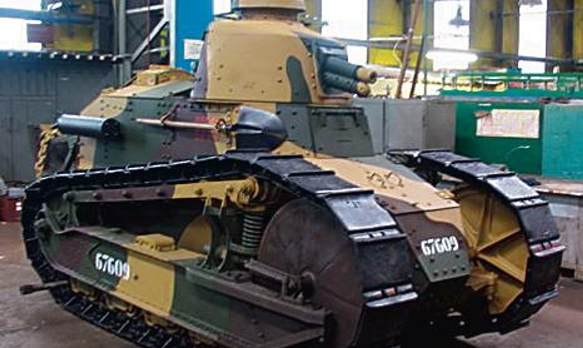 FT-17 na defiladzie. 6 km na godzinę - rp.pl