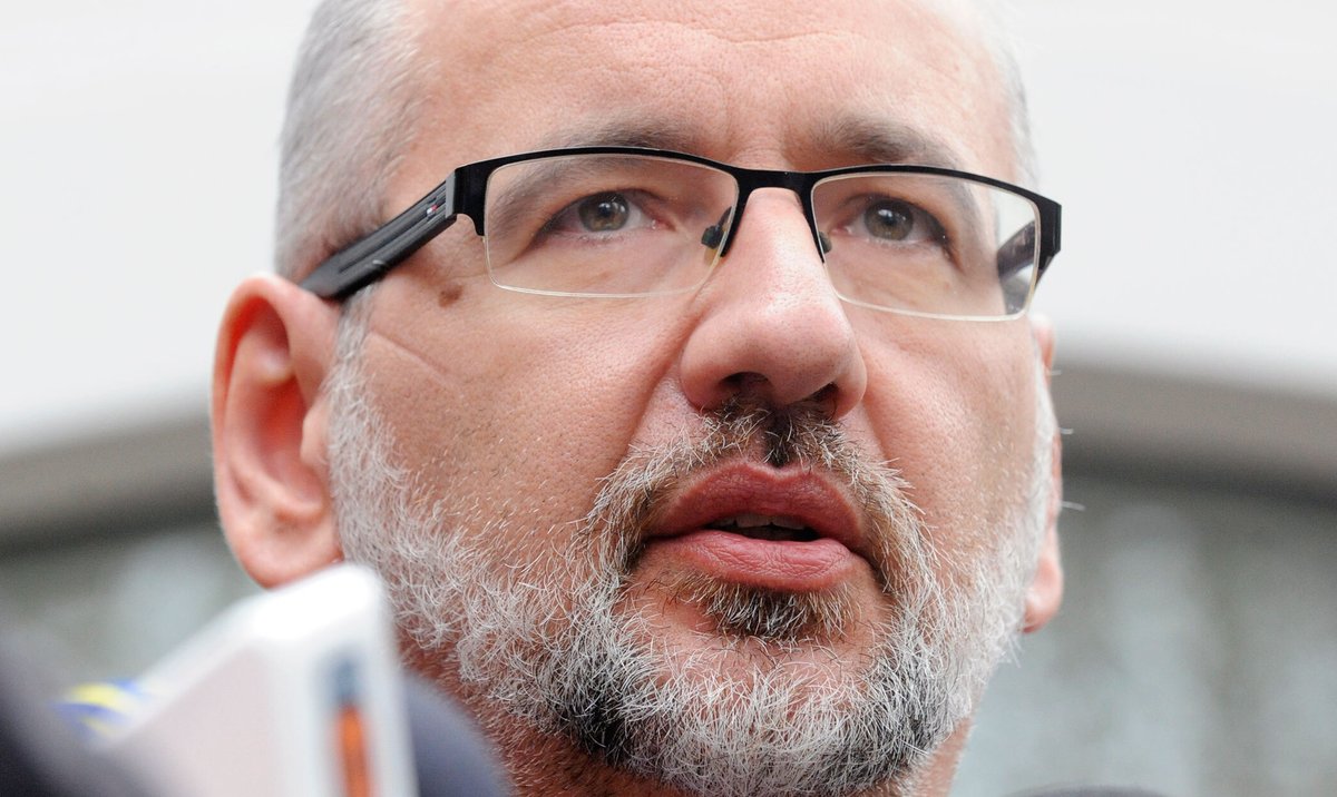 Minister zdrowia ujawnił, jaką receptę przepisał lekarz. Adam ...